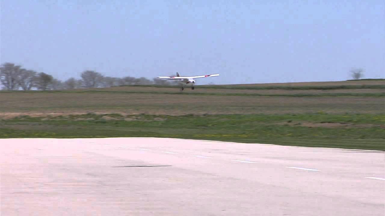 SAFE™ Technology in Action: E-flite® Apprentice® S 15e - YouTube