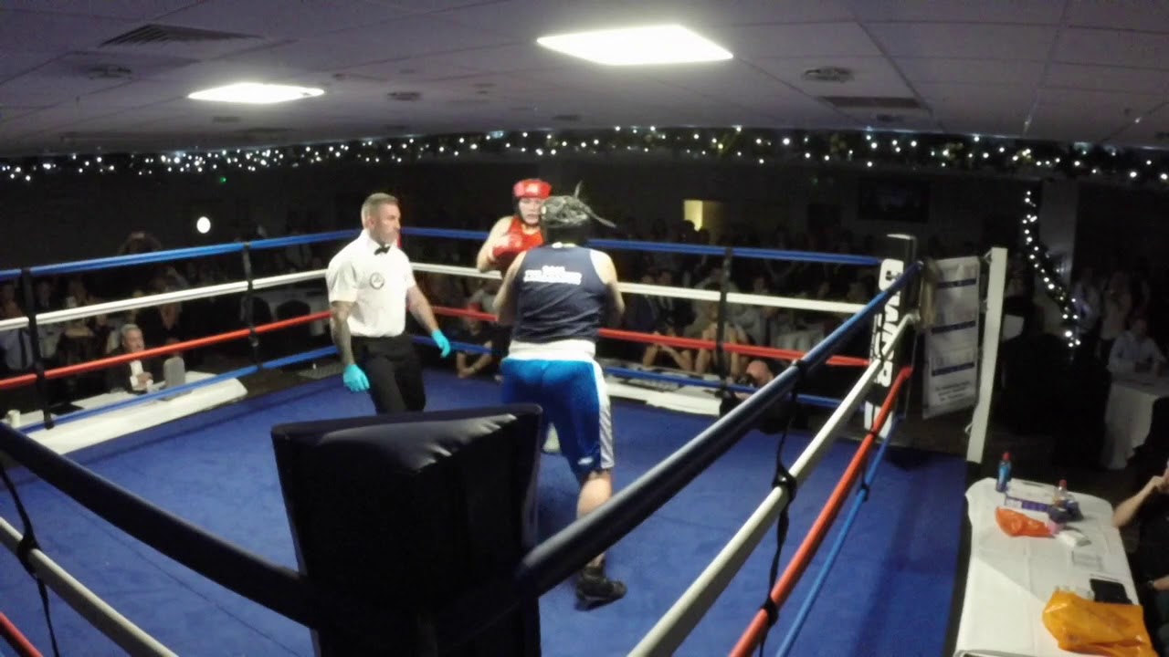 Ultra White Collar Boxing | Hull | Lois Brown VS Sam Sanderson - YouTube