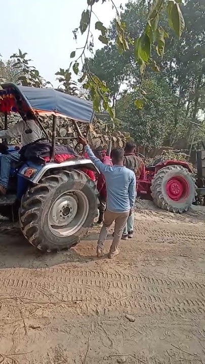 khahi me girne se bacha tractor🚜#viralvideo #shorts #subscribe #my# ...