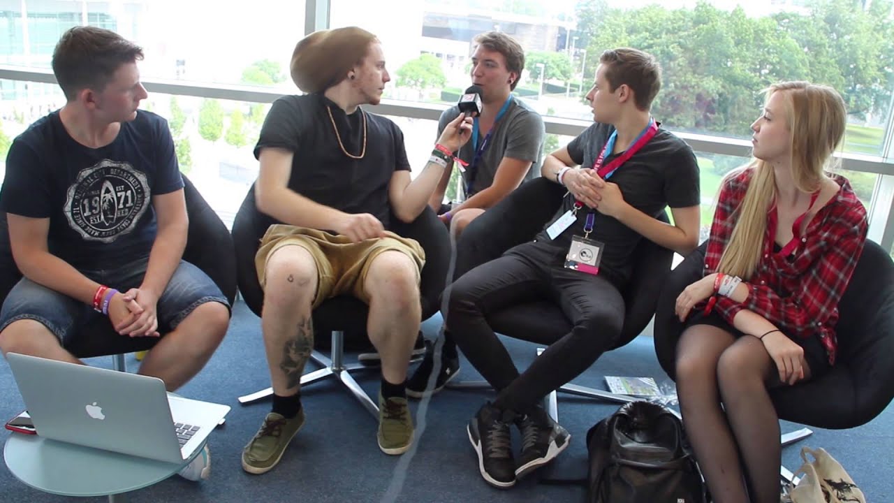 Simon Unge, CatyCake, Rewinside und Skate702 über Unterwäsche ...