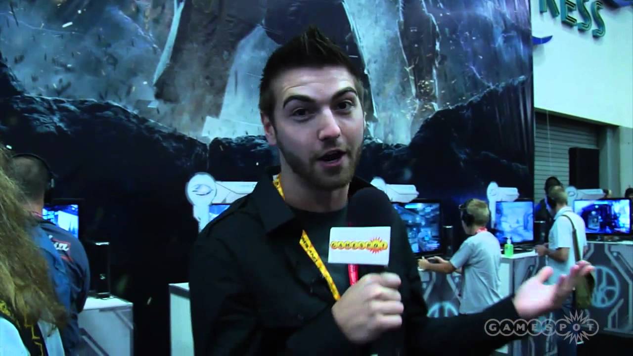 Comic-Con - Halo 4 has Fans Screaming at Comic-Con 2012 - YouTube