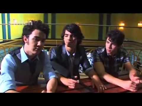Jonas Brothers Pickup Lines And Answer your questions backstage at ...