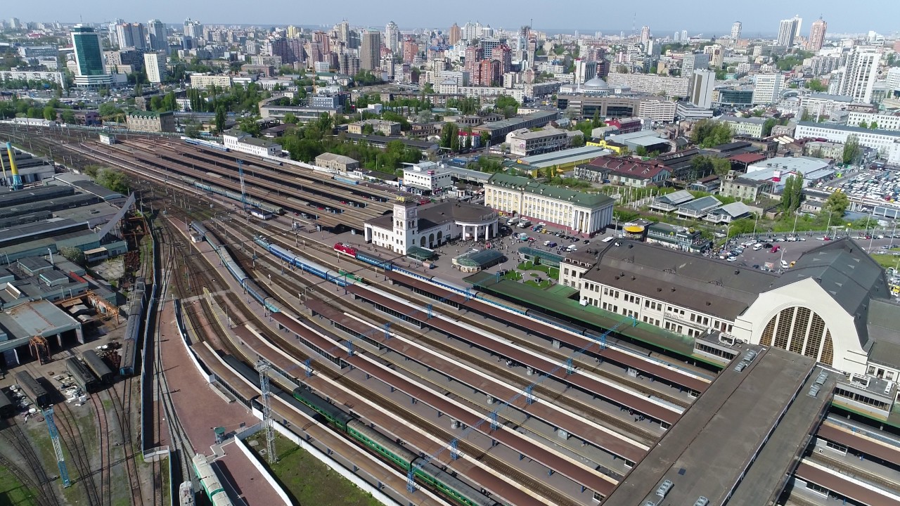 Kiev railway station - YouTube