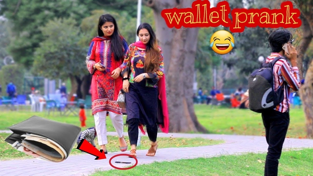 🤣🤣wallet picking prank 😁😁😉😉🤣🤣🤣 - YouTube