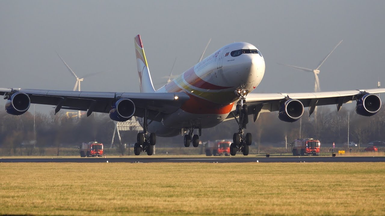 Butter landing at Amsterdam Schiphol Surinam Airways Airbus A340-300 ...