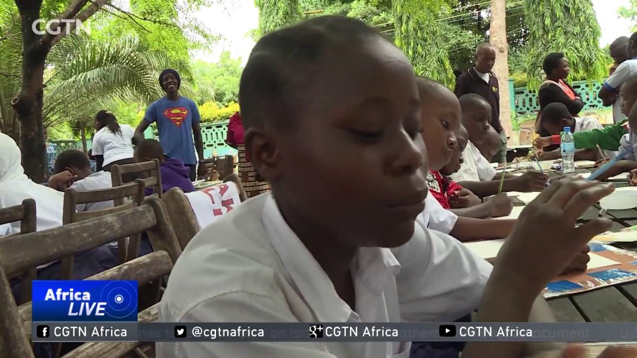 Teenager inspires many children to protect the environment - YouTube