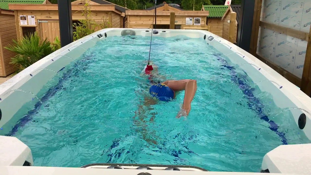 Club swimmer in our ATV 17 Kona Swim Spa Front Crawl - YouTube