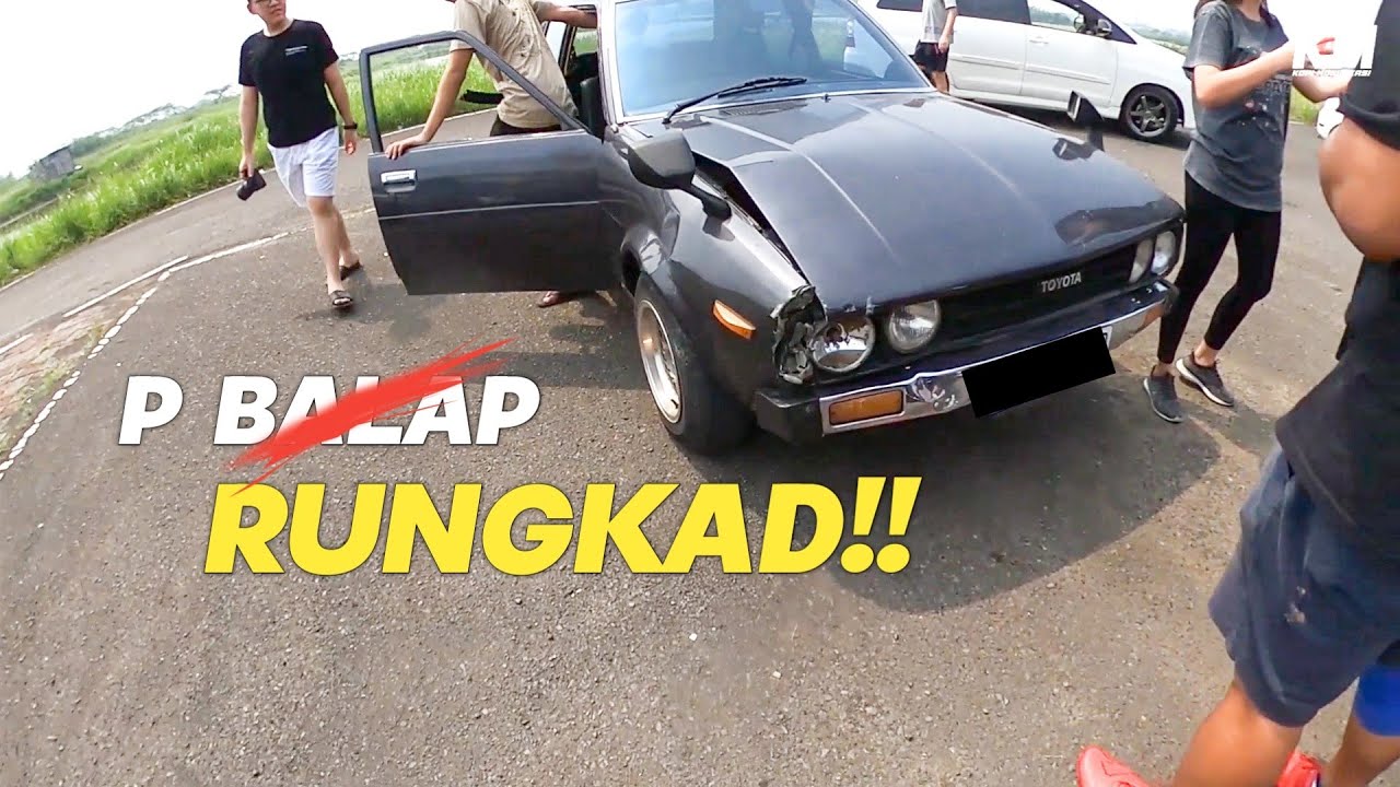 RUNGKAD!!! COROLLA DX VS INNOVA DIESEL - YouTube