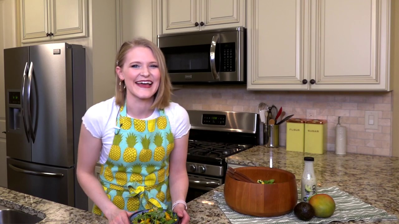 Southwest Salad- The Girl in the Apron- Lizzy McAvoy - YouTube
