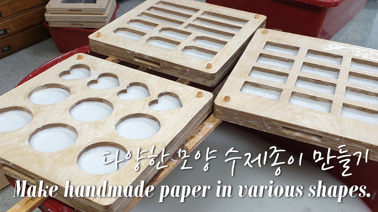 Making Handmade Paper For Letterpress In Various Shapes.다양한 모양의 레터프레스 용