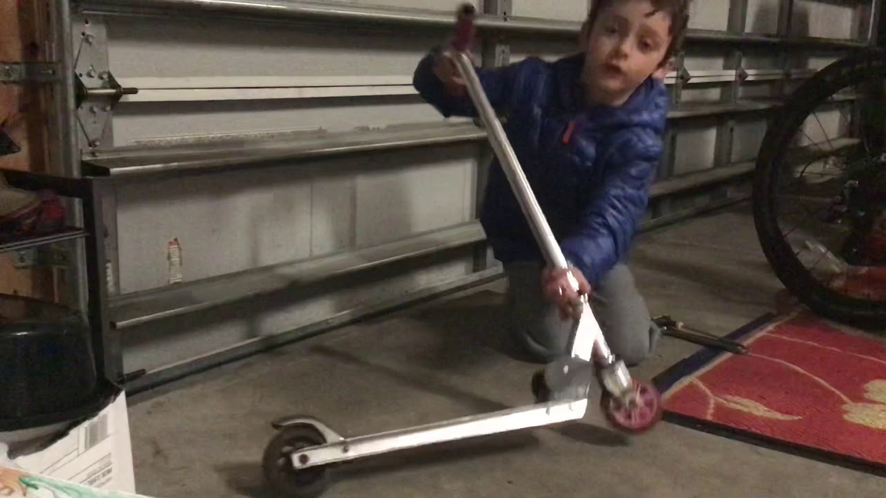 How to take apart the front fork of a razor scooter - YouTube