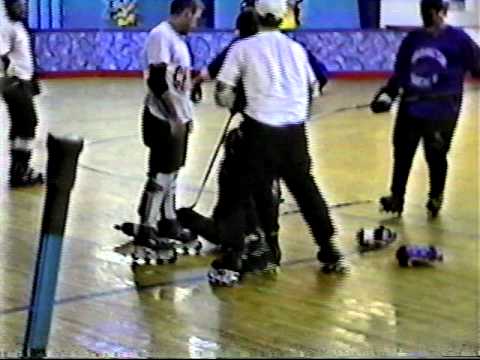 roller hockey fight - YouTube