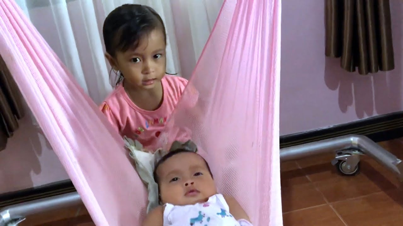 Balita Lucu Ayun Bayi Sampai Tertidur - Traditional Baby Swing - Baby ...
