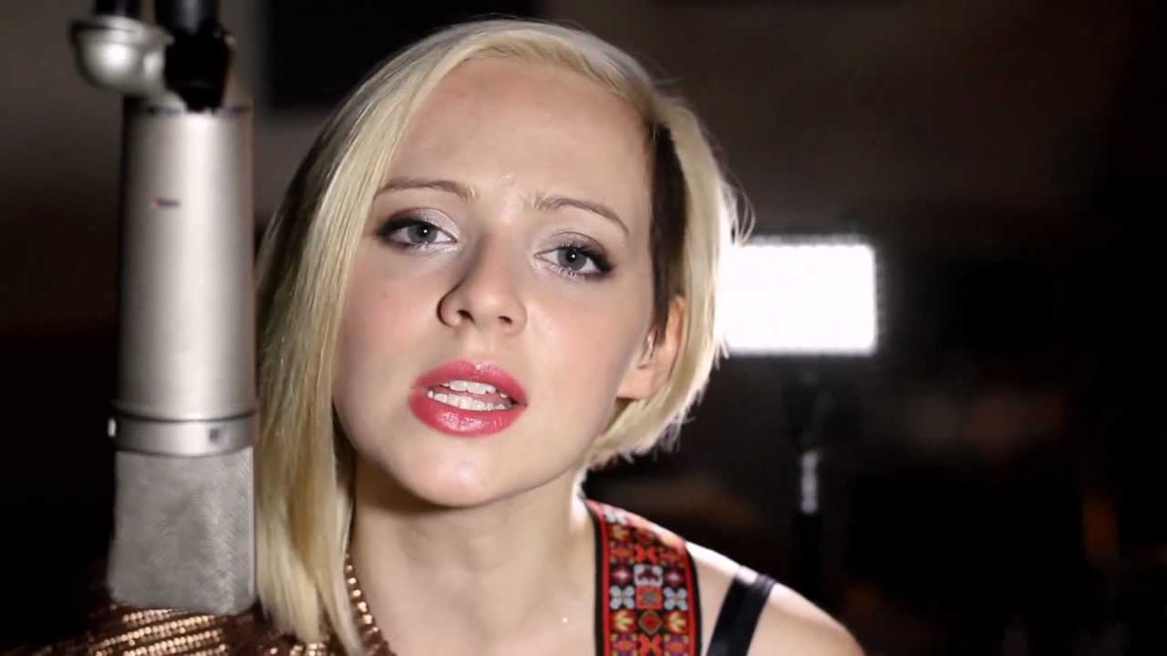 Rihanna - Diamonds (Official video B.K) - YouTube