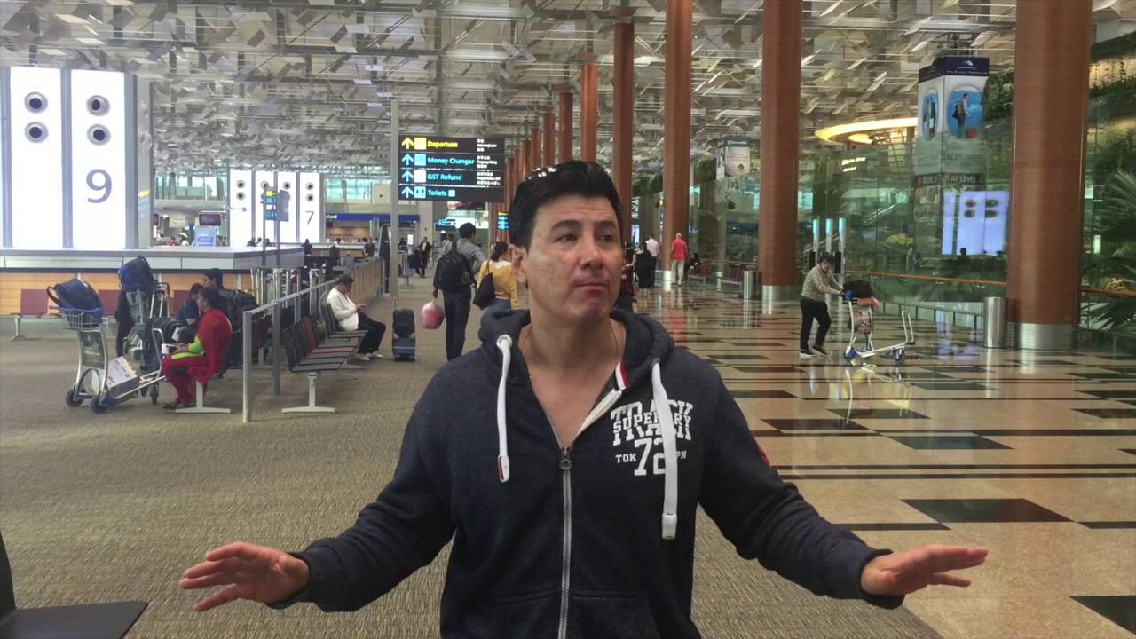 John Teng Praises Singapore's "Best Airport in the World." - YouTube