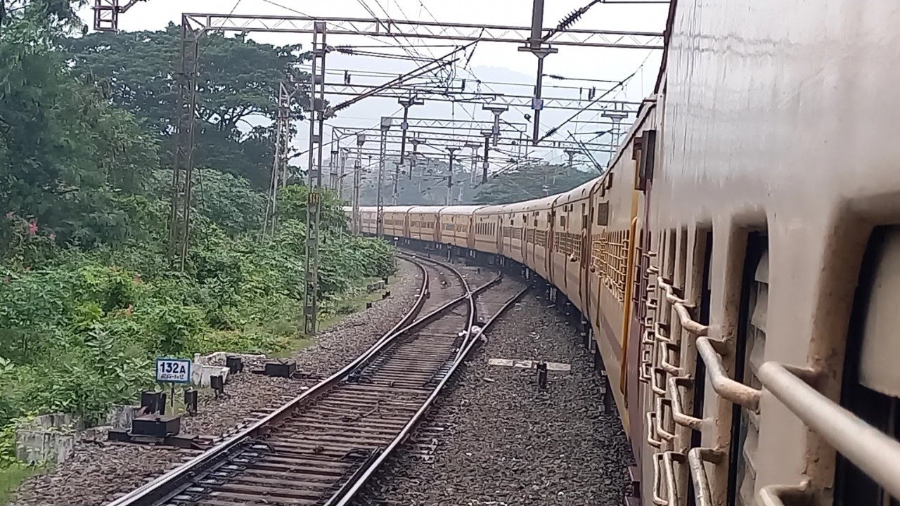 VISAKHAPATNAM - DUVVADA FULL TRAIN JOURNEY - YouTube