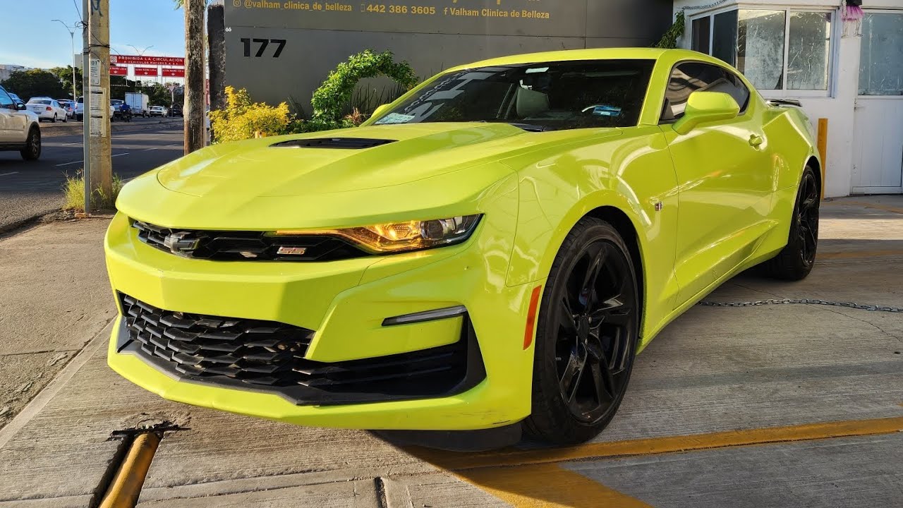 Chevrolet Camaro SS 2020 en el color más cotizado, recorrido en Ships ...