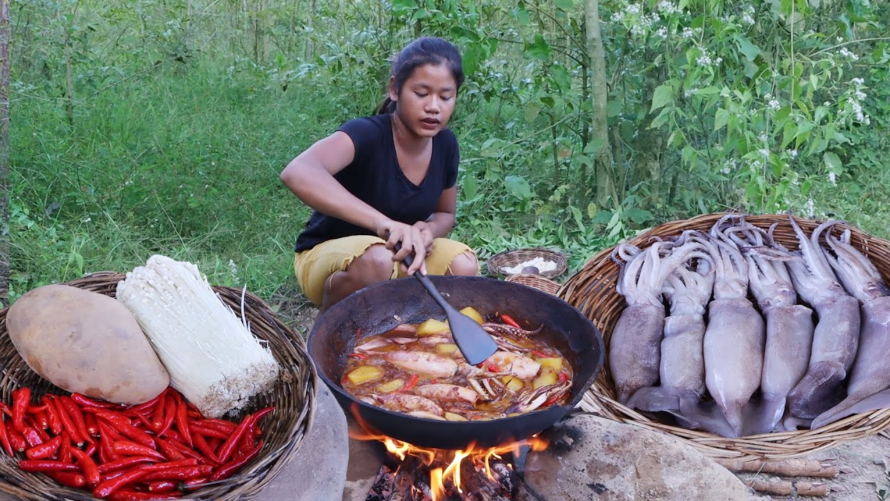 Survival cooking in forest- Squid curry delicious with Mushroom - YouTube