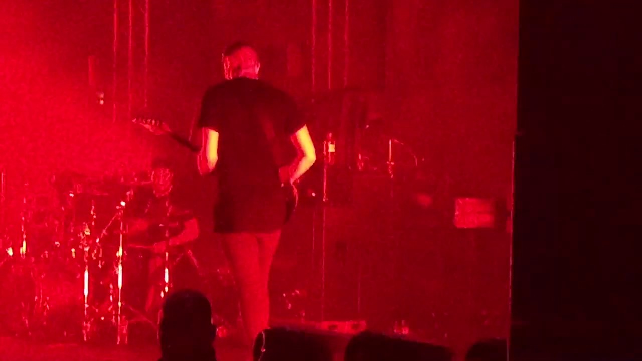Bury Tomorrow - Earthbound (Live, Brixton Academy, London 2016) - YouTube