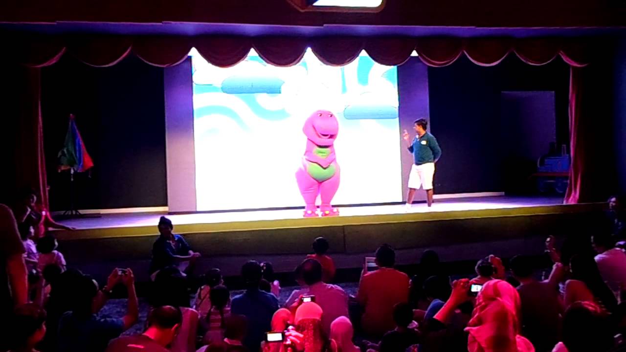 Barney Performance at Hello Kitty Land Malaysia - YouTube