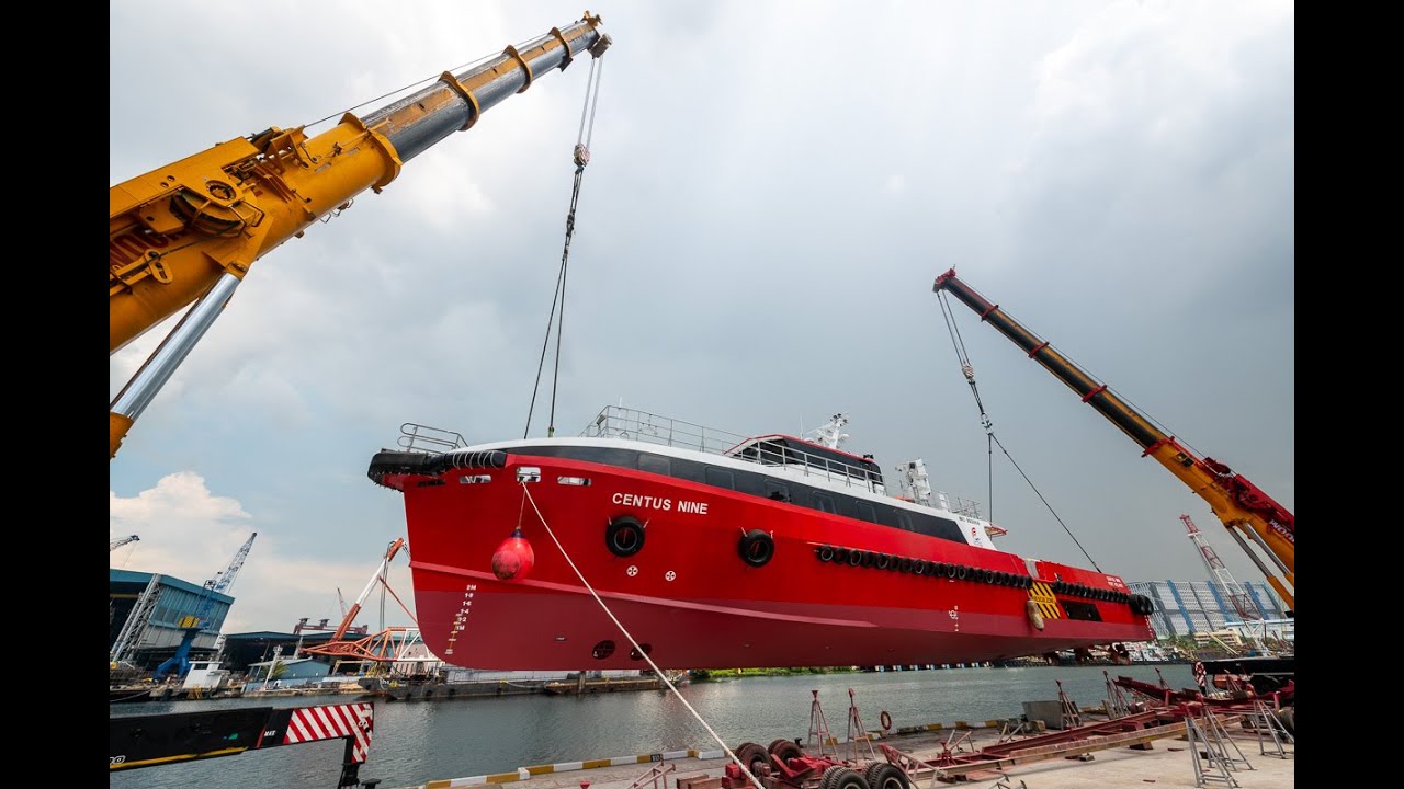 Centus 9 42m Fast Crew Boat Launch - YouTube