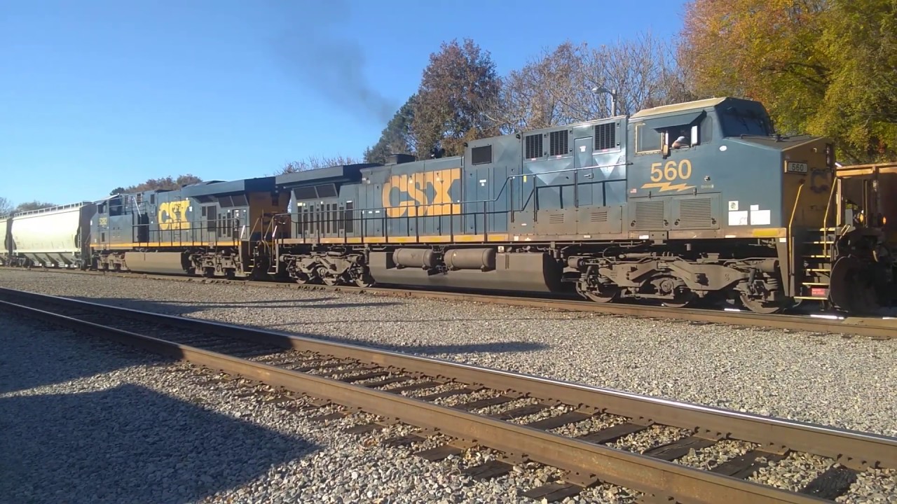 CSX local Train F762 pulling into Monroe yard Nothbound with CSXT 560 in the lead 11/17/19 ...