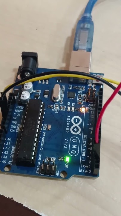 Controlling DHT-22 sensor with Arduino - YouTube