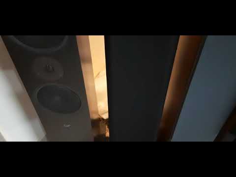 Linn classik stereo amplifier paired Sonusfaber speakers - YouTube