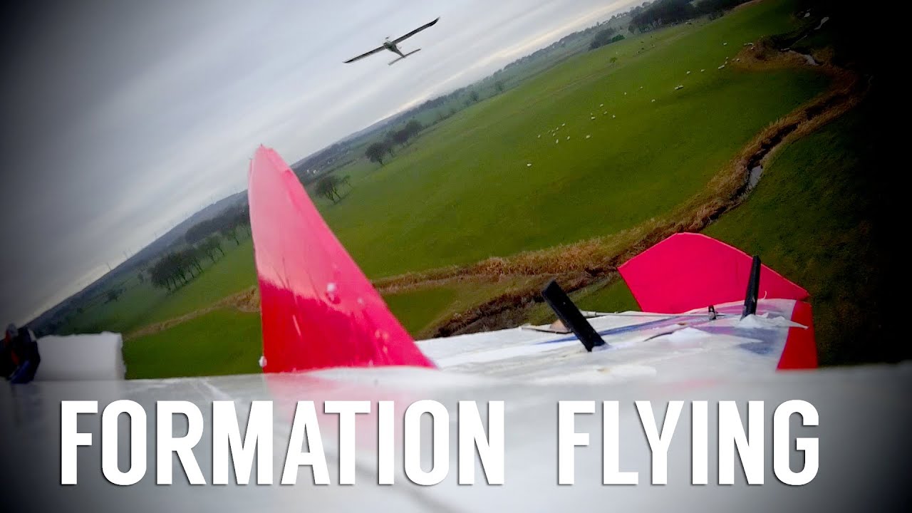 Formation Flying - Wing & Hobbyking Walrus - YouTube