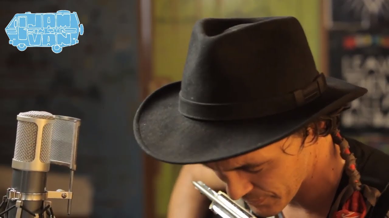 AARON EMBRY - "So I Turn" (Live at Way Over Yonder) #JAMINTHEVAN - YouTube