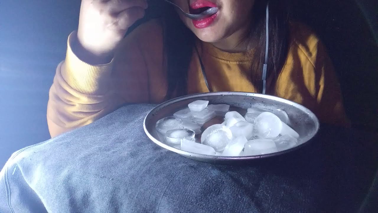 Hard crunch ice cube - YouTube