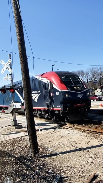 Amtrak 8 passing Wauwatosa WI #amtrak #railfanning - YouTube