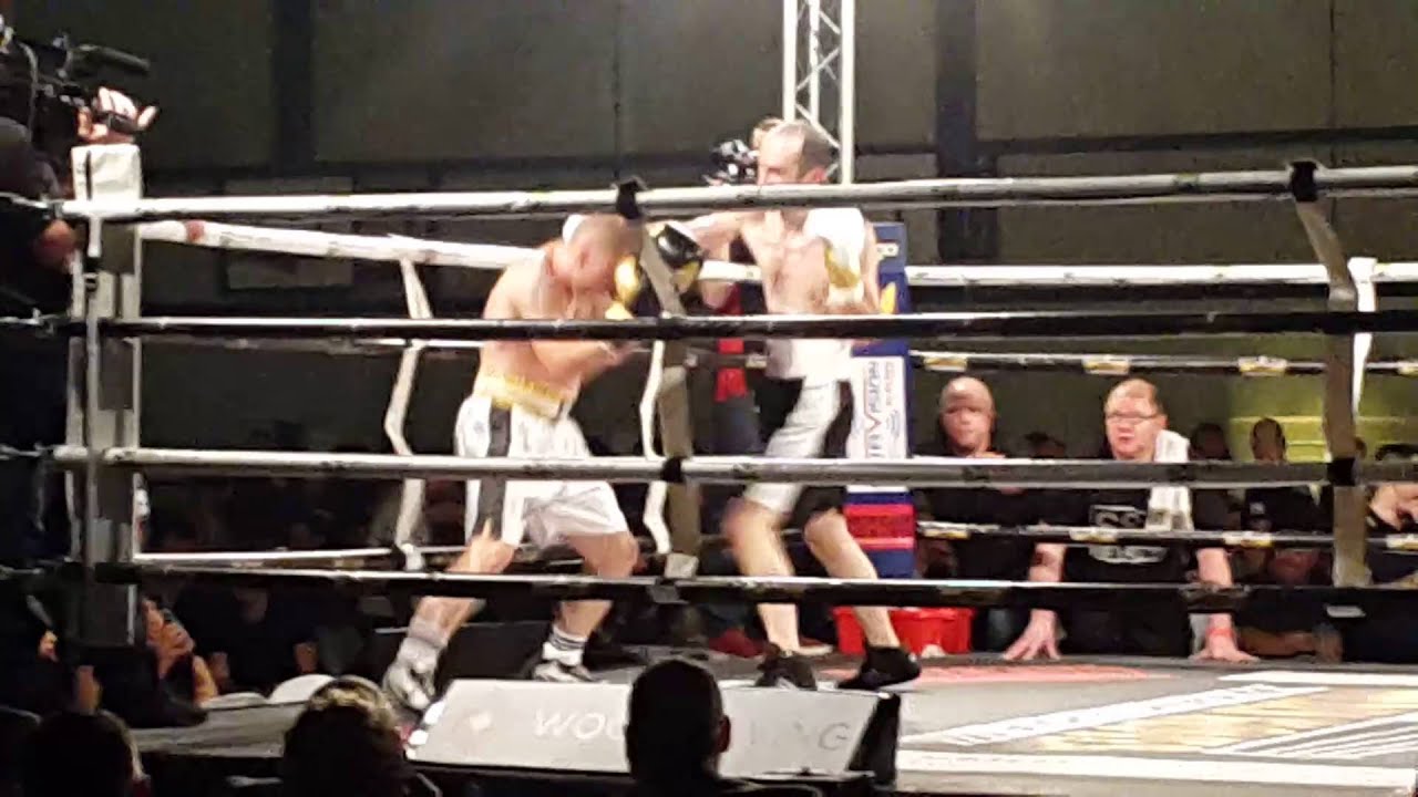 Boxing tom mannering - YouTube
