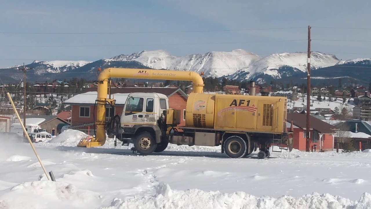 Cleaning the snow from the train tracks.. - YouTube