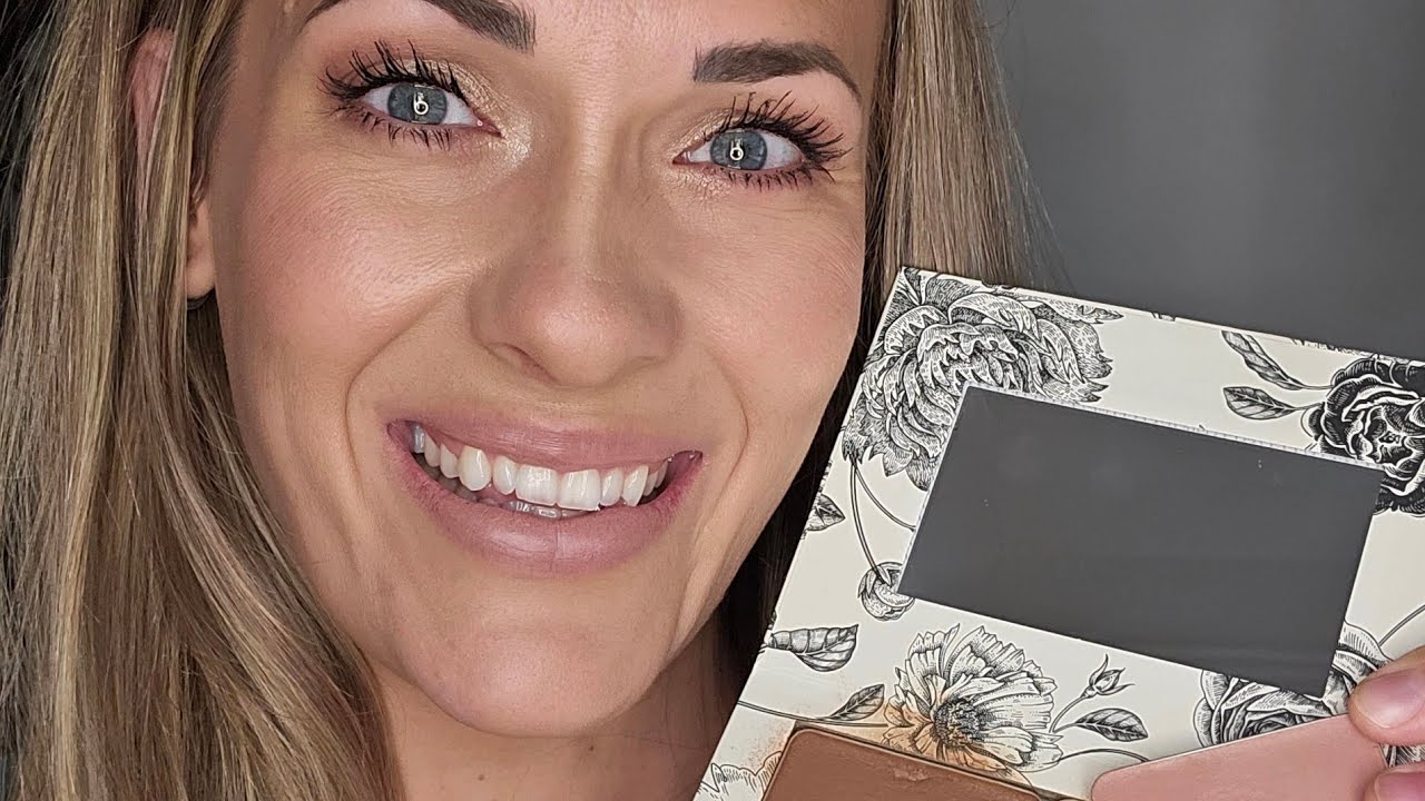Building your custom makeup compact with SEINT - YouTube