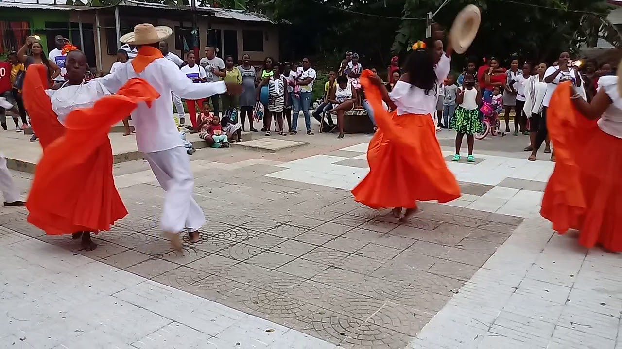 Grupo de danzas ANCESTROS (Tamborito y Jota Chocoana) - YouTube