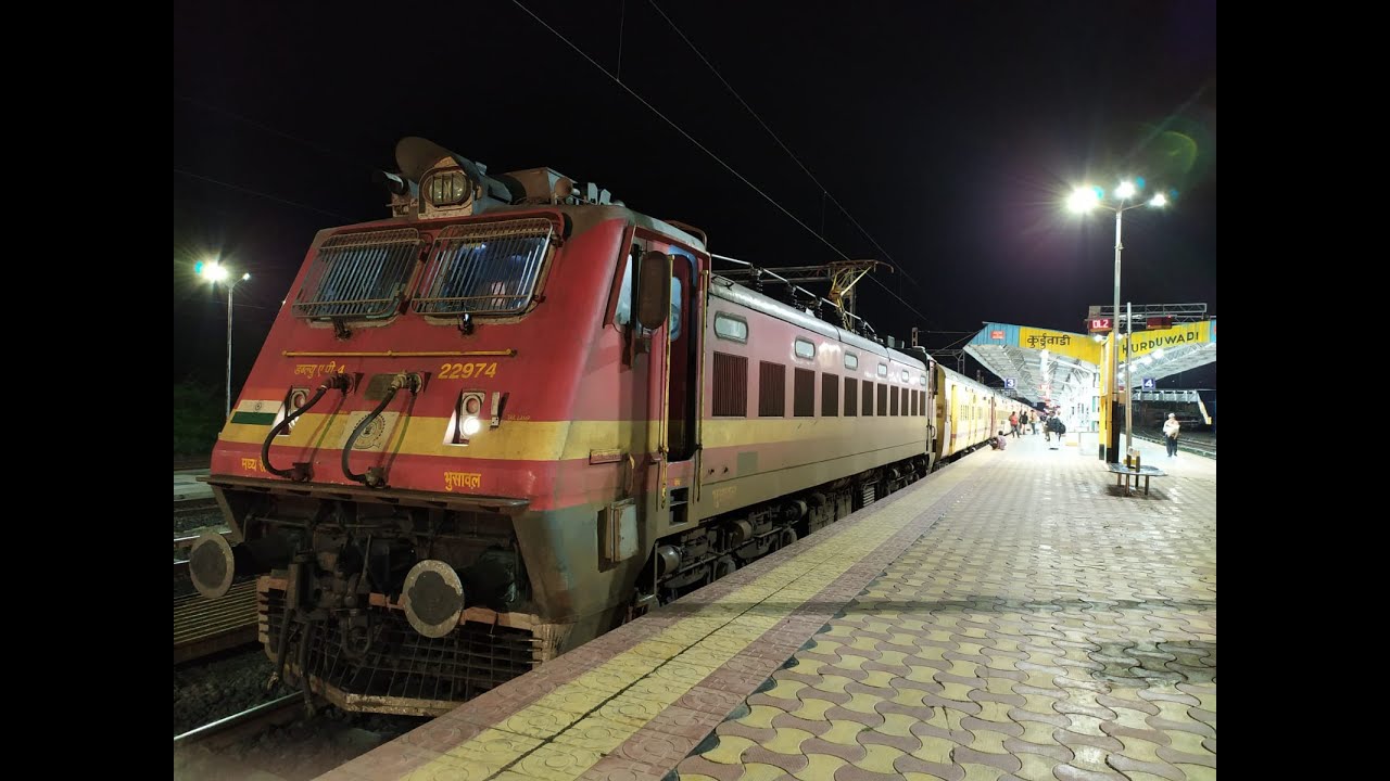 MUMBAI TO HYDERABAD BY TRAIN (HUSSAIN SAGAR EXPRESS 02701) - YouTube