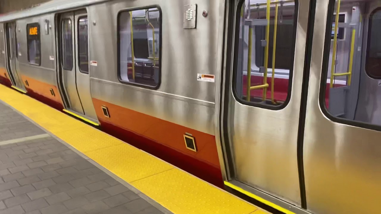 MBTA New CRRC 01900 series Red Line cars leaving Harvard Square - YouTube