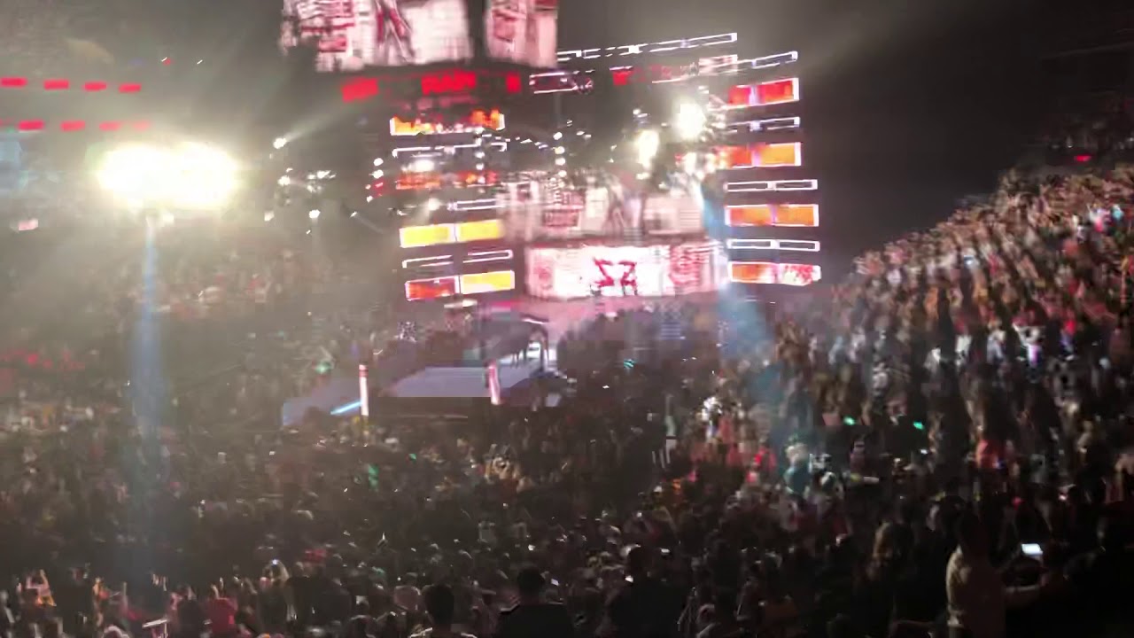 Sami Zayn return 2019- Crowd reaction - - YouTube