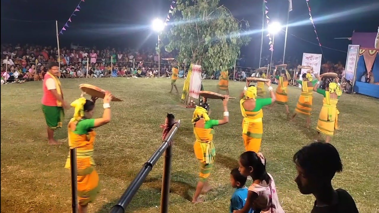 koch Rajbongshi Traditional Dance - YouTube