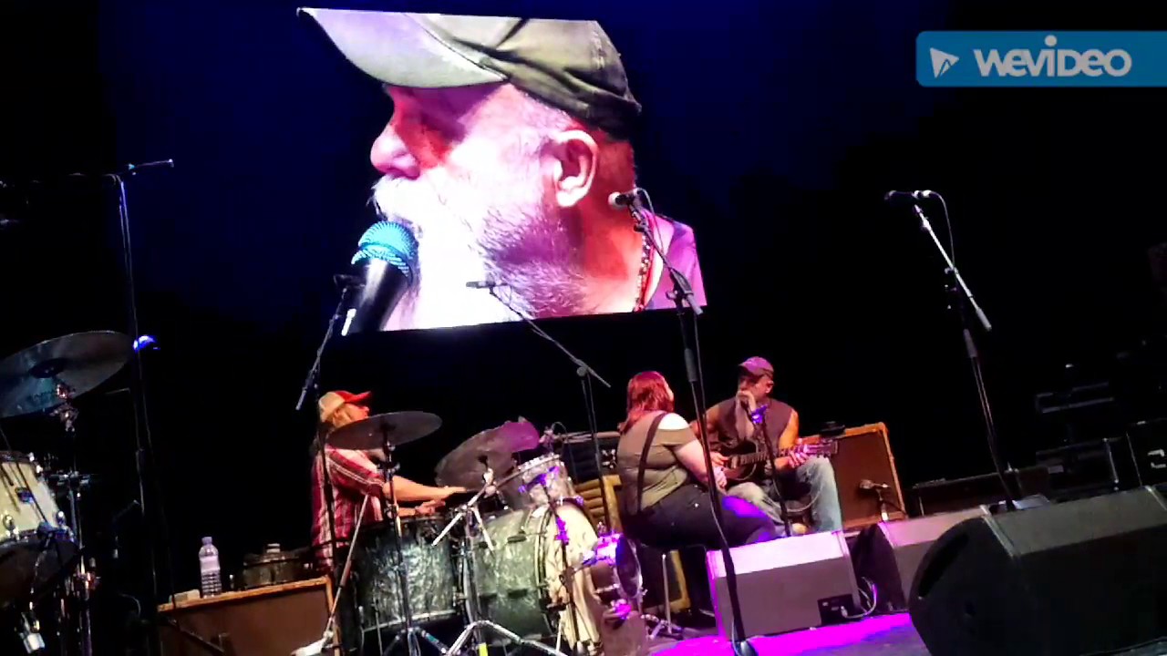 seasick steve singing walkin man to me!! O2 academy Newcastle 21/4/17 ...