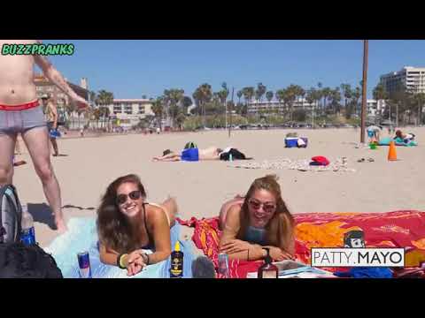 vlc record 2019 10 01 22h44m09s Ultimate CRAZY Beach Pranks Compilation 2017