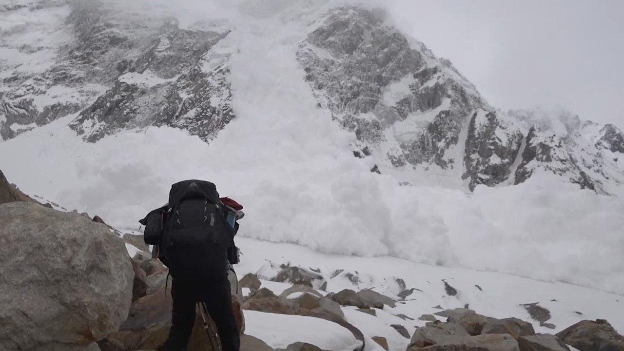 Filmmakers Caught In Terrifying Avalanche - YouTube