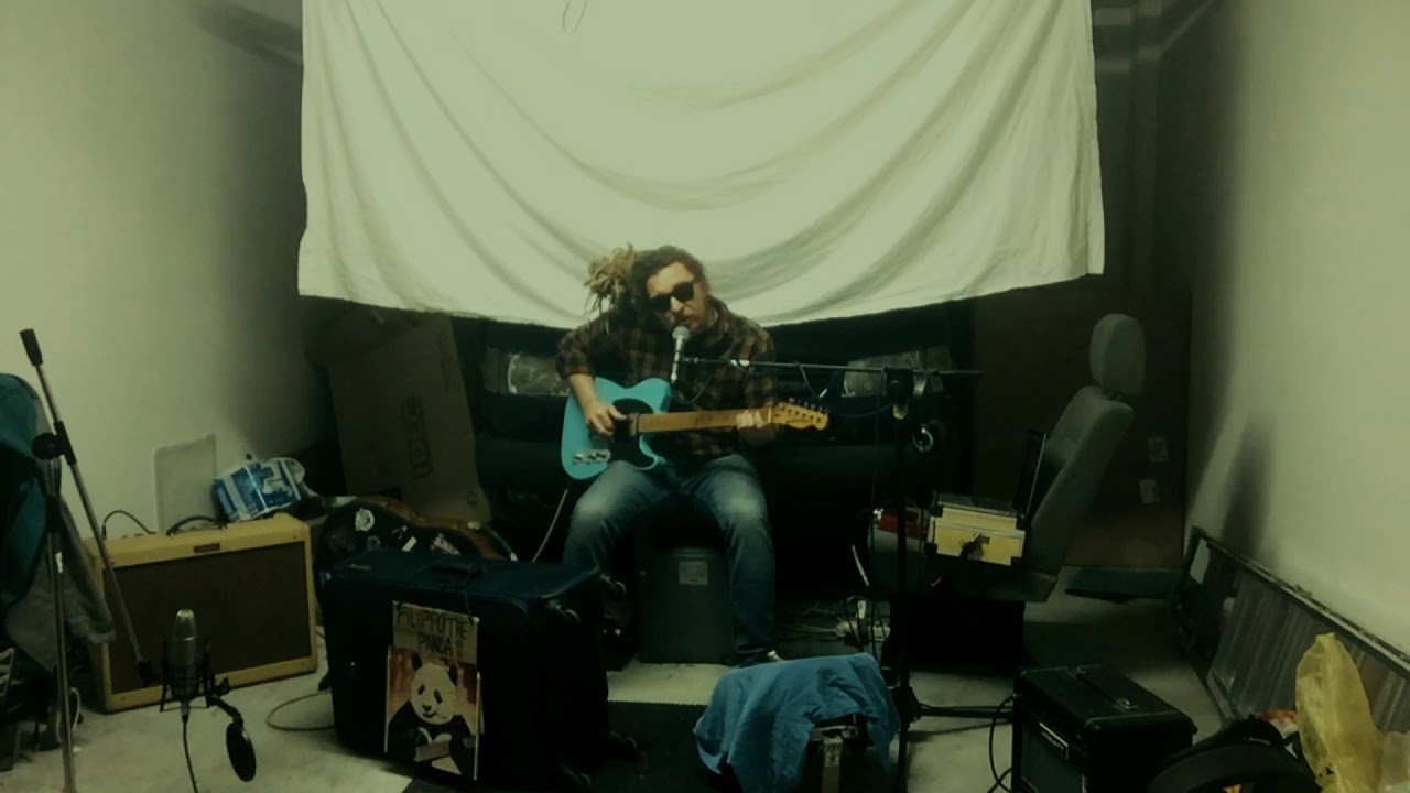 Filippo the Panda - Mistery train by Elvis Presley - YouTube