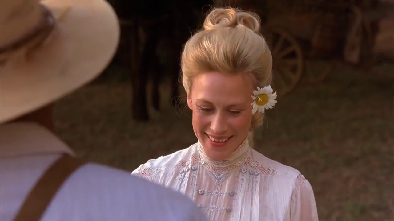 Holes Kate & Sam Kiss - YouTube