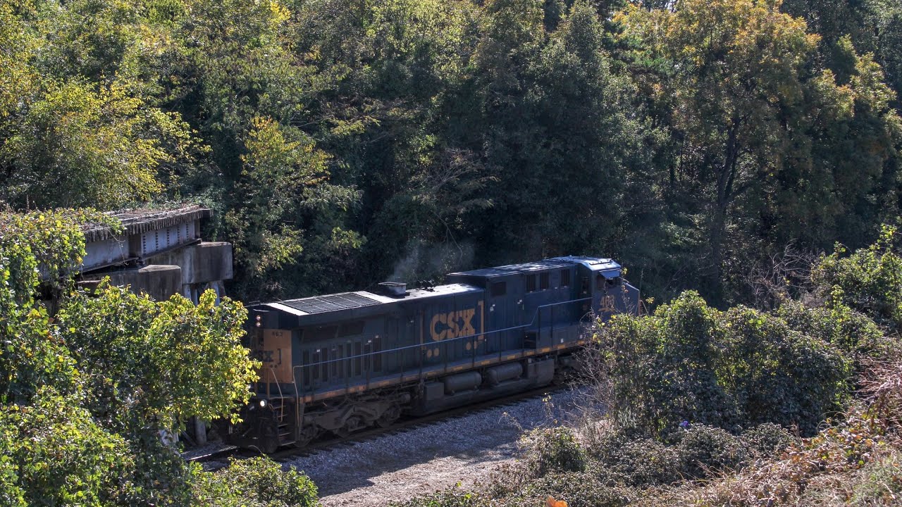 CSX L799 at Spartanburg with an AC44CW leader - YouTube