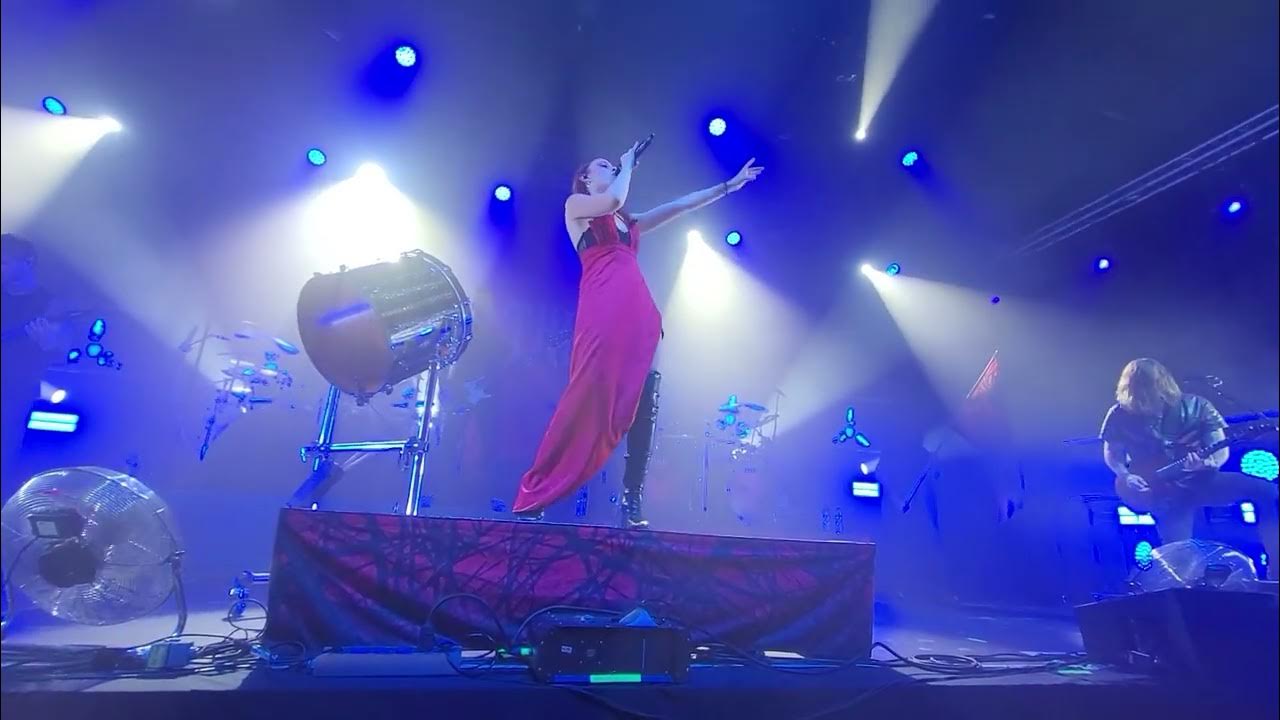 BEYOND THE BLACK - Dancing in the Dark live 2022 - Progresja Warsaw - YouTube