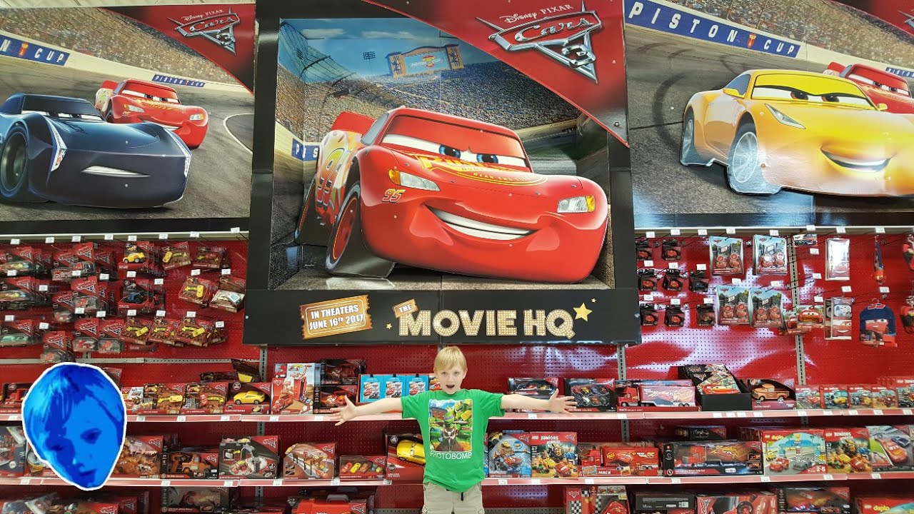 CARS 3 MOVIE REVIEW AND TOY HUNT/ DISNEY/ JACKSON STORM SPLASH RACER ...