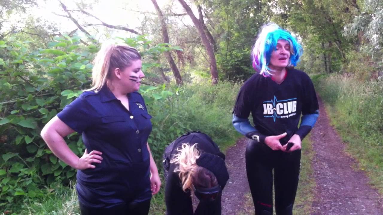 Le défi de Laura Mangin, Elo Tkkt et Sandra Jessel - YouTube