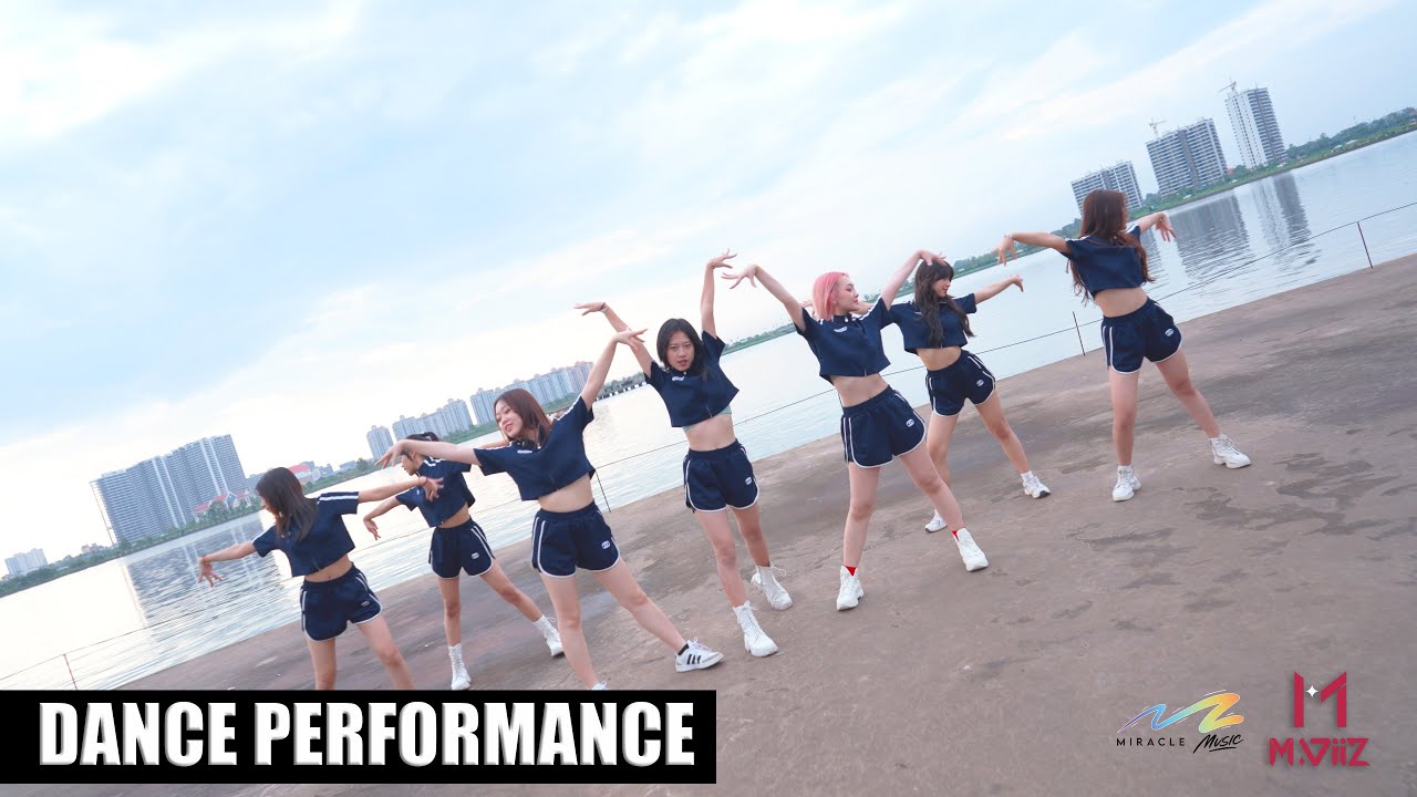 MVIIZ - GEN Z’DANCE PERFORMANCE #01 - YouTube
